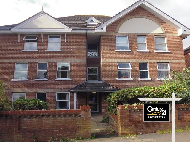 |Ref: R152915|,Farringdon House, Westridge Road, Southampton, SO17 2HP Century 21 United Kingdom