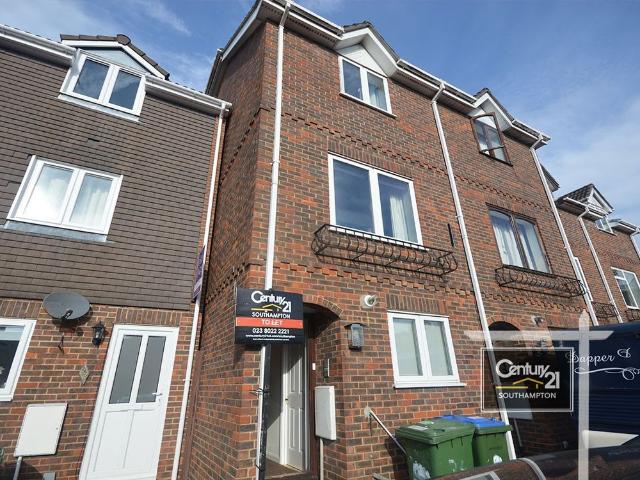 |Ref: R153001|, Berkeley Close, Southampton SO15, 4 bed town house to rent, £2,426 pcm | PrimeLocation