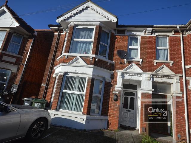 |Ref: R153155|, Leigh Road, Southampton, SO50 9DT Century 21 United Kingdom