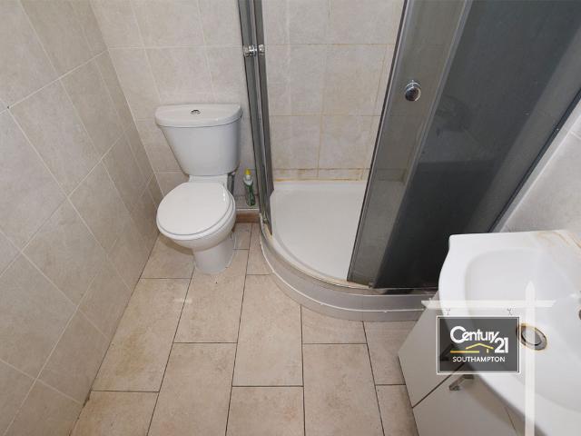 |Ref: R154340|, Portswood Road SOUTHAMPTON SO172TD Century 21 United Kingdom