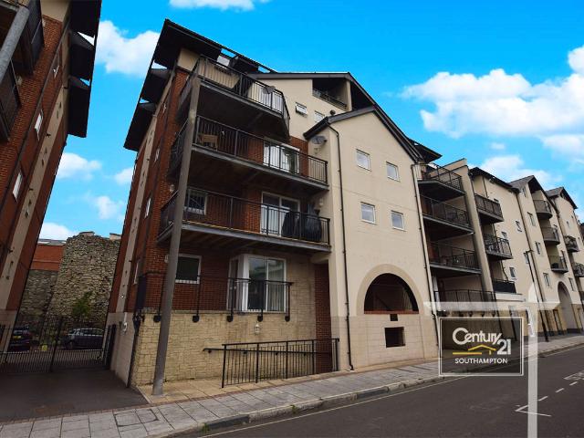 |Ref: R171351|, Century Court, Lower Canal Walk, Southampton, SO14 3GJ Century 21 United Kingdom