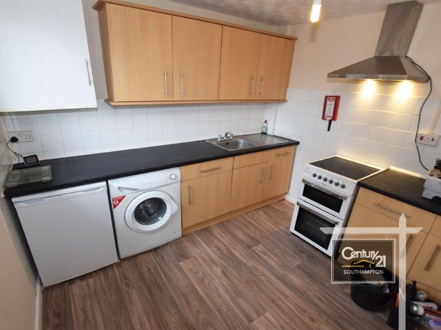 |Ref: R191647|, Fair Oak Road, Bishopstoke, SO50 6LH Century 21 United Kingdom