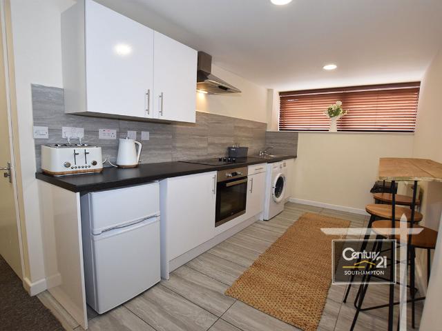 |Ref: R193941|, Bedford Place, Southampton, SO15 2DS Century 21 United Kingdom