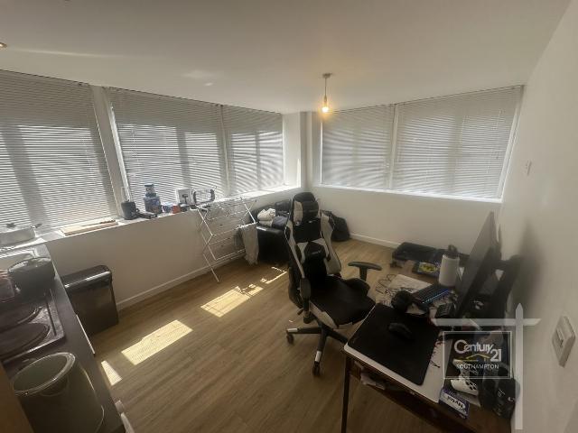 |Ref: R199086|, Enterprise House, Isambard Brunel Road, Portsmouth PO1, 1 bed flat to rent, £950 pcm | PrimeLocation