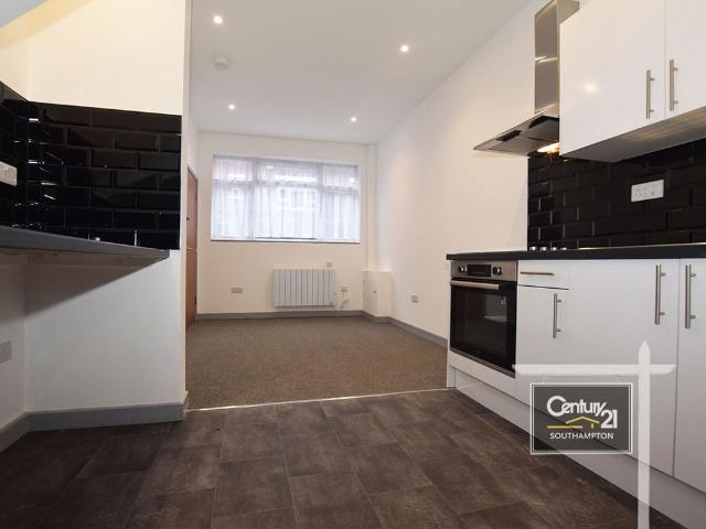 |Ref: R205884|, Lime Street, Southampton SO14, 1 bed flat to rent, £850 pcm | PrimeLocation