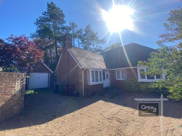 |Ref: R211301|, Fairdown Close, Winchester SO23, 3 bed bungalow to rent, £1,975 pcm | PrimeLocation