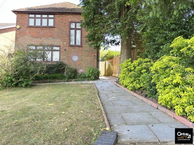 |Ref: R212079|, Saxholm Close, Southampton, SO16 7GW Century 21 United Kingdom