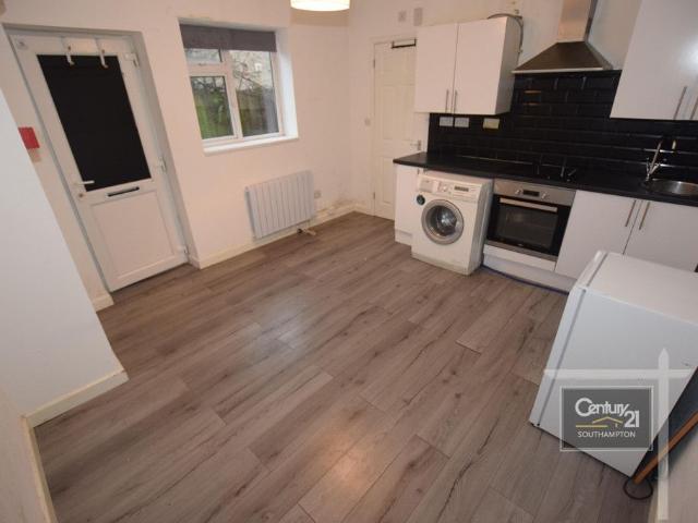|Ref. R212336|, Chestnut Road, Southampton SO16, Studio to rent, £595 pcm | PrimeLocation