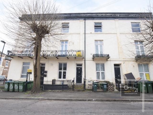 |Ref: R212851|, Cranbury Avenue, Southampton, SO14 0LR Century 21 United Kingdom