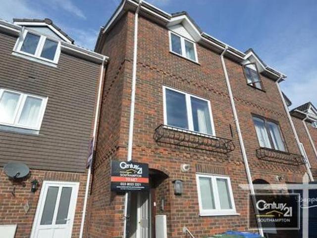 |ref: R|, Berkeley Close, 4 Bedroom Town