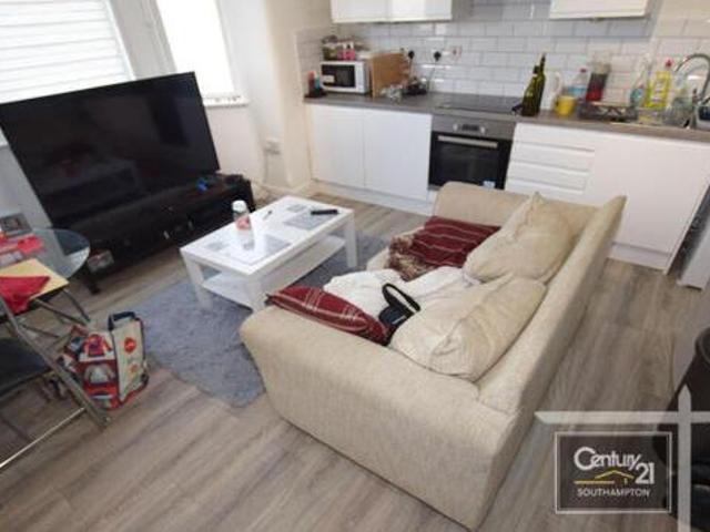 |ref: R|, High Road, 1 Bedroom Flat