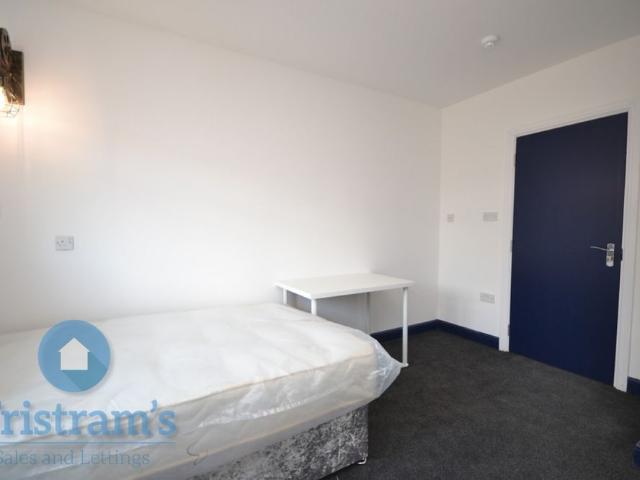 References Pending 1 bed Studio