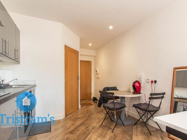 References Pending 1 bed Studio
