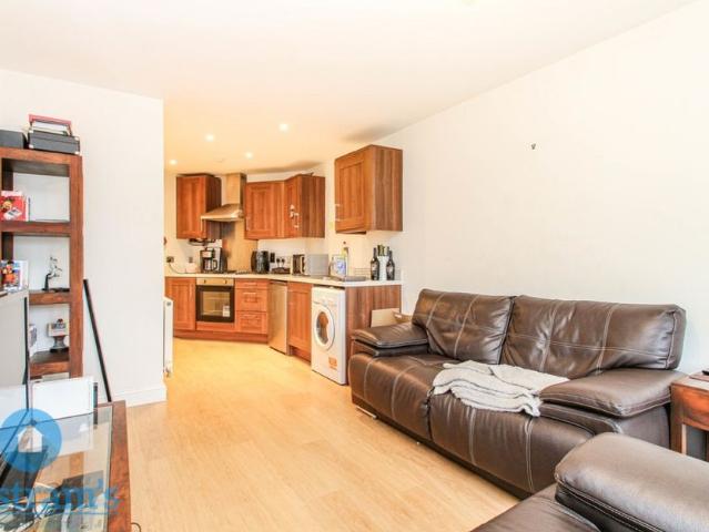 References Pending 2 bed Ground Floor Flat
