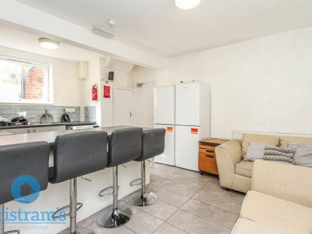 References Pending 6 bed Semi Detached House