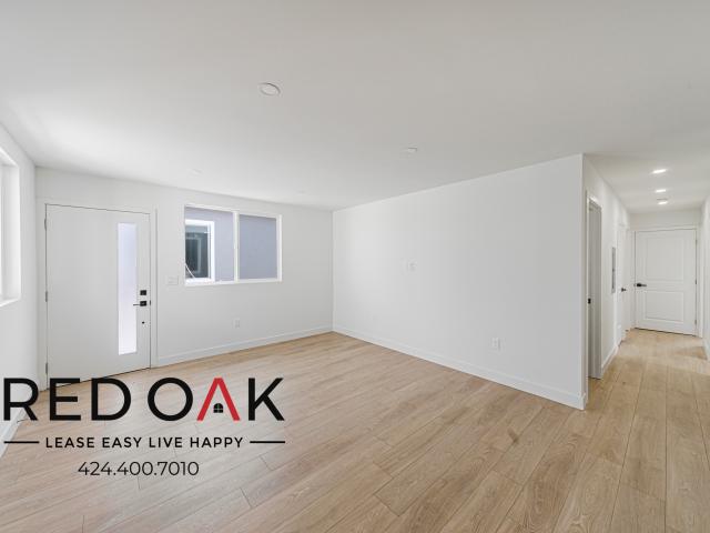 ~5 Weeks FREE~ Refined Three Bedroom with Natural Light, Washer/Dryer Included, and Two Parking Spaces Included ~ In Vibrant Mid City! *Move In Special