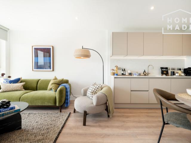 Refinery Square, Stoke Gardens, SL1