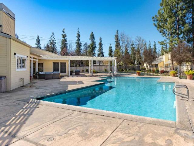 REFLECTIONS 1 Bedroom Apartment for Rent at 5350 N Brawley Ave, Fresno, CA 93722 Fig Garden Loop