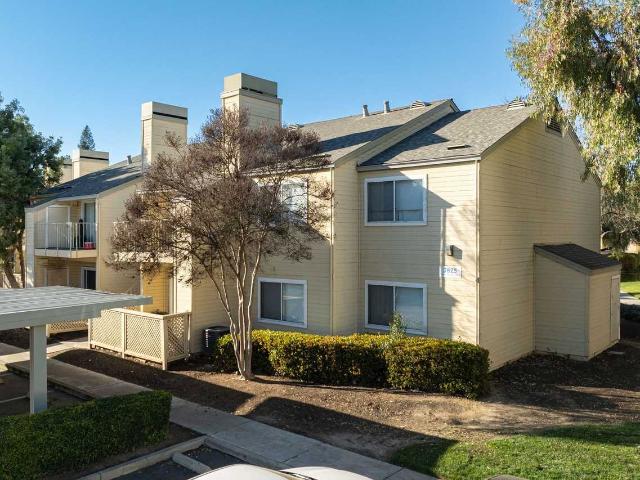 REFLECTIONS 2 Bedroom Apartment for Rent at 5350 N Brawley Ave, Fresno, CA 93722 Fig Garden Loop
