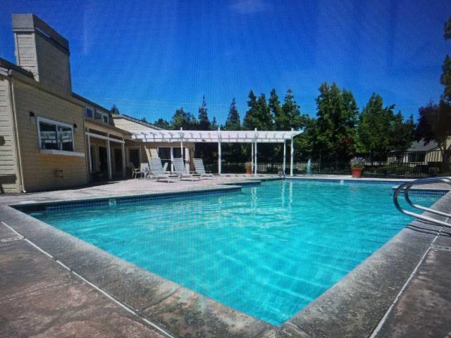 REFLECTIONS 2 Bedroom Apartment for Rent at 5350 N Brawley Ave, Fresno, CA 93722 Fig Garden Loop