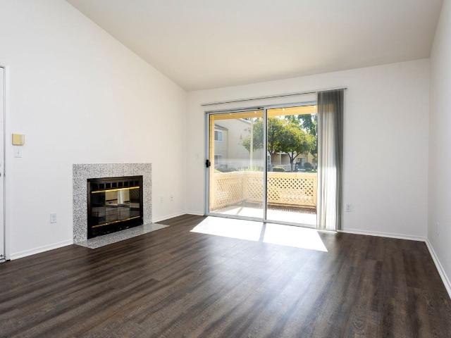 REFLECTIONS 2 Bedroom Apartment for Rent at 5350 N Brawley Ave, Fresno, CA 93722 Fig Garden Loop