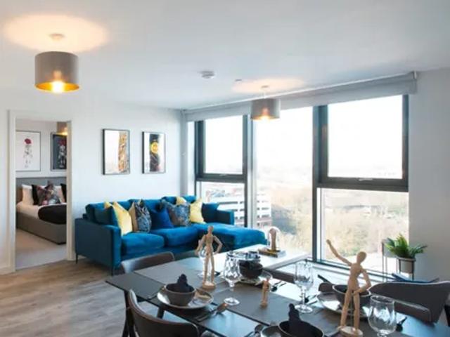Reflexion Lounge, 252 The Quays, Eccles, M50 3SD, United Kingdom | 3 bed apartment for rent #158543331 | Rentberry