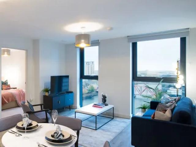 Reflexion Lounge, 252 The Quays, Eccles, M50 3SD, United Kingdom | 2 bed apartment for rent #158601893 | Rentberry