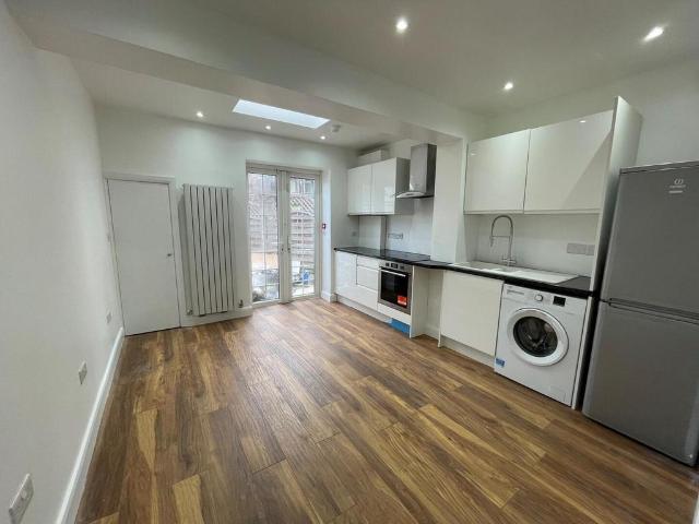 Reform Row, Tottenham, London 3 bed house to rent £2,400 pcm £554 pw