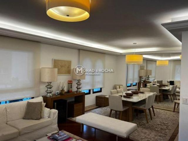 Reformado 3 suítes com closet. Completo. Ar condicionado, gerador, depósito, vaga auto elétrico
