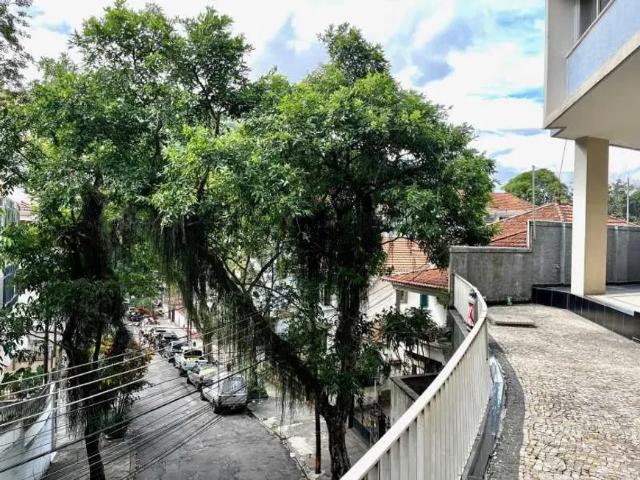 Reformado. 02 quartos. Dependência. Vaga escritura R 315.000,00