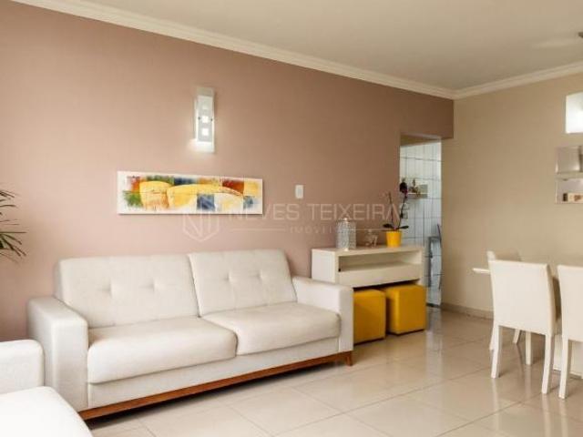 Reformado! 03 Quartos! Piso Porcelanato! Quarto extra! SQS 410!