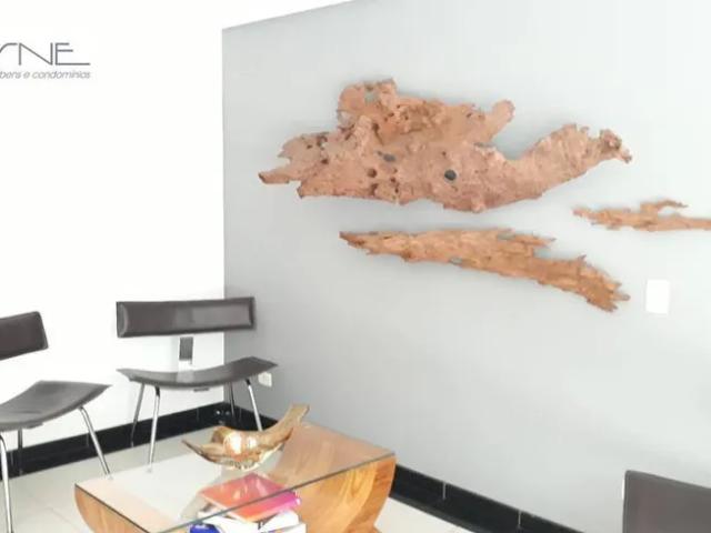 Reformado com projeto moderno, 1 quarto, sala com sacada, rico em armários, 01 vaga, próx. Ao Metrô