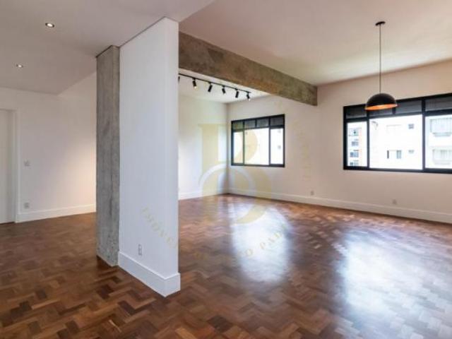 Reformado com 212 m², 3 quartos sendo 3 suítes à venda no bairro Consolação!