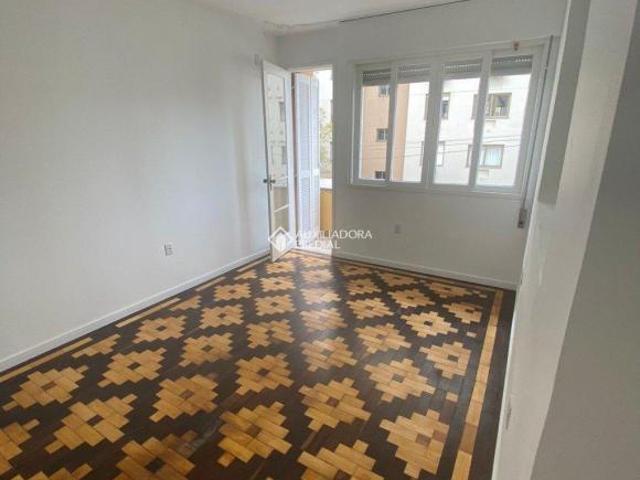 reformado apartamento de 2 dormitórios no bairro Santana