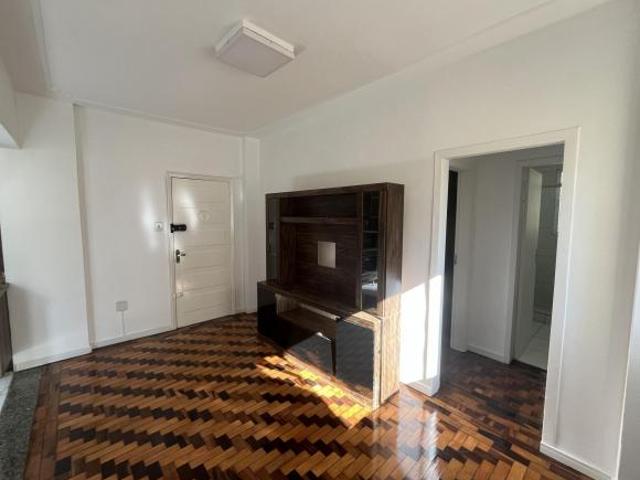 Reformado! Apartamento de 2 quartos no centro de Porto Alegre
