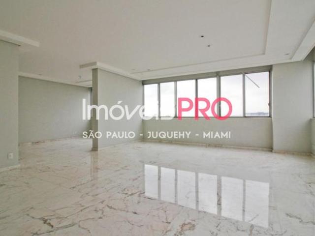 Reformado, ensolarado, vista livre