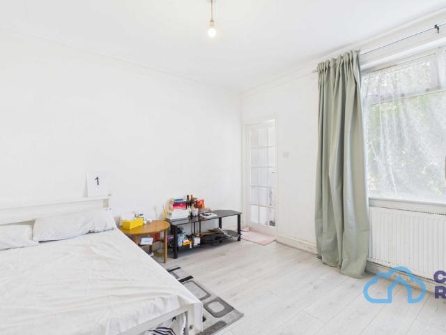 Regal Court, Edmonton N18, Room to rent, £819 pcm | PrimeLocation