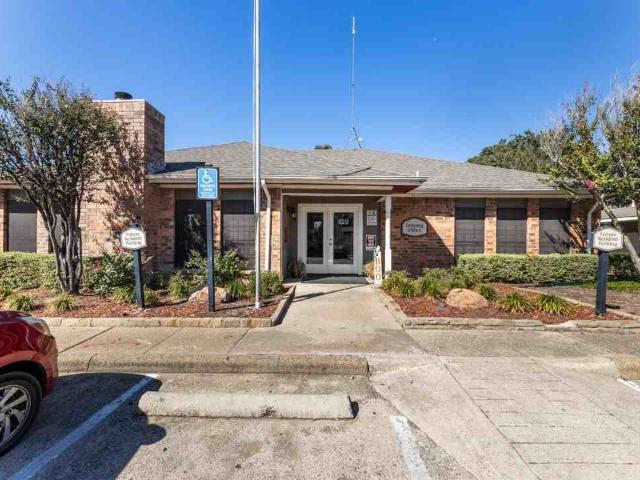 Regal Crossing 1 Bedroom Apartment for Rent at 7575 Chaucer Pl, Dallas, TX 75237