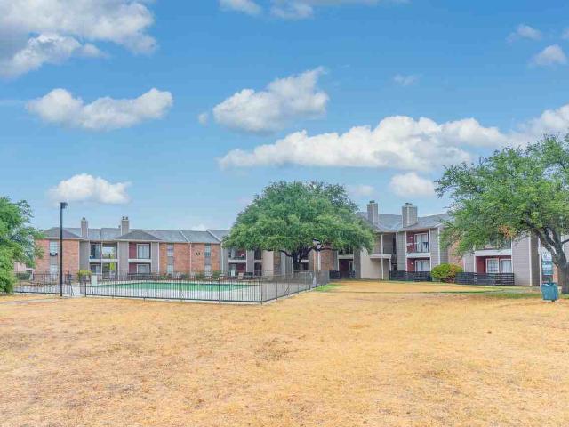 Regal Crossing 2 Bedroom Apartment for Rent at 7575 Chaucer Pl, Dallas, TX 75237