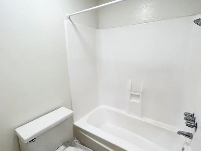 REGAL MANOR Studio Apartment for Rent at 12534 Inglewood Ave, Hawthorne, CA 90250 North Hawthorne
