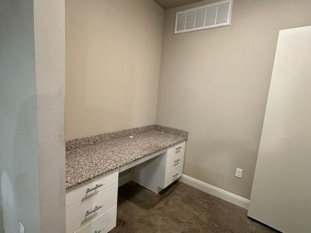 Regalia on Bishop 1 Bedroom Apartment for Rent at 801 801 & 908 N Bishop Ave, Dallas, TX 75208 Kings Highway Conservation District