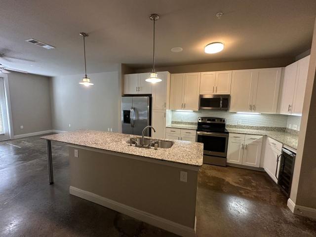 Regalia on Bishop 1 Bedroom Apartment for Rent at 801 801 & 908 N Bishop Ave, Dallas, TX 75208 Kings Highway Conservation District