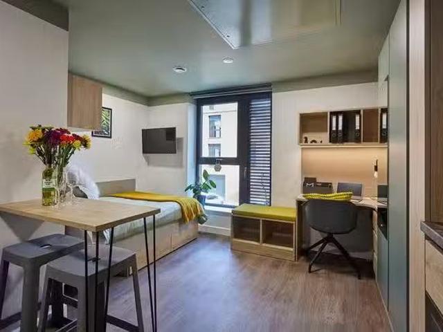 Regatta Place Classic En suite Top Floor