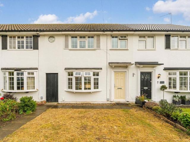 Regency Close, Hampton TW12 3 bed house to rent £2,400 pcm £554 pw