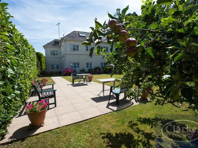 Regency Court, Bournemouth 3 bed flat to rent £1,440 pcm £332 pw