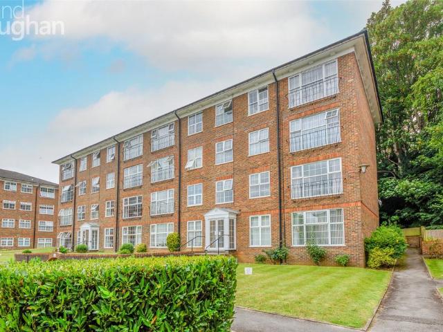 Regency Court, Brighton BN1 2 bed flat to rent £1,550 pcm £358 pw