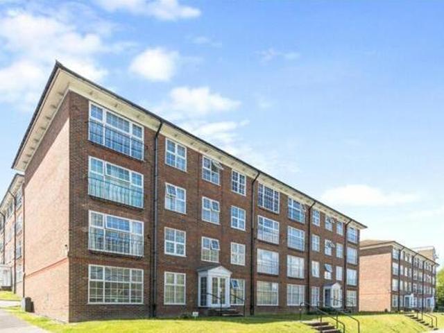 Regency Court, Withdean Rise, 2 Bedroom Flat