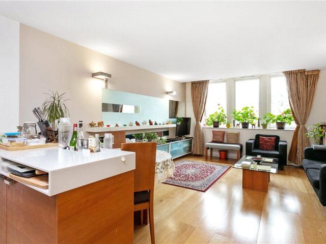 Regency Court, 89 111 High Road E18, 2 bed flat to rent, £1,700 pcm | PrimeLocation