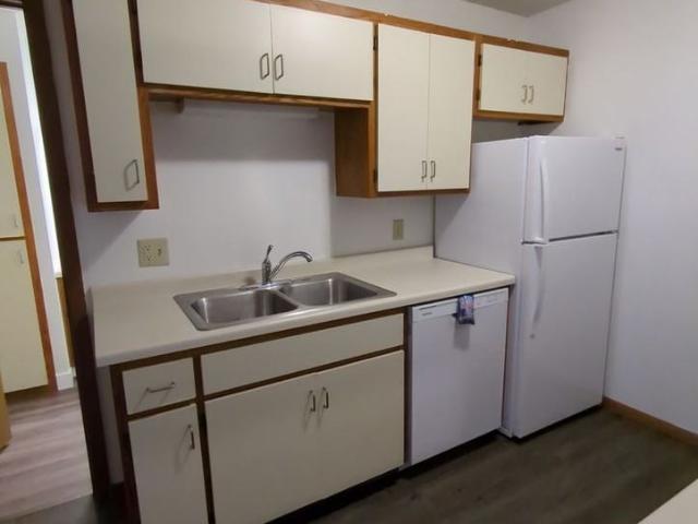 Regency East Apartments 1 Bedroom Apartment for Rent at 28 3rd Ave Ne, St. Cloud, MN 56304 Lincoln School