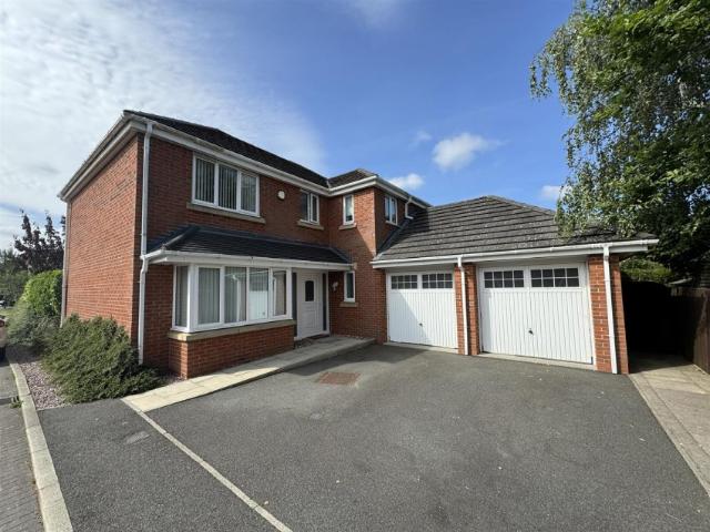 regency gardens, new longton